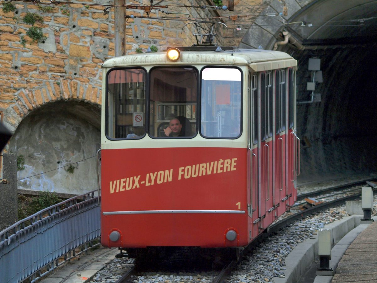 Funiculaire_Lyon_p5 - Visites contées de Lyon - Cybèle